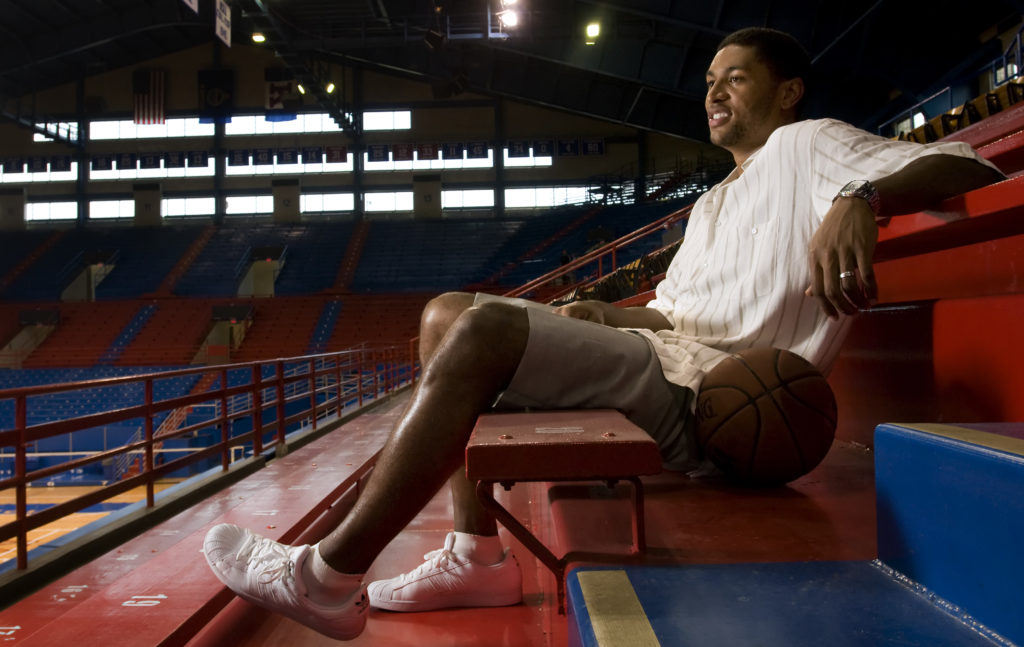 Former KU basketball star, Kansas native Wayne Simien excited for ...